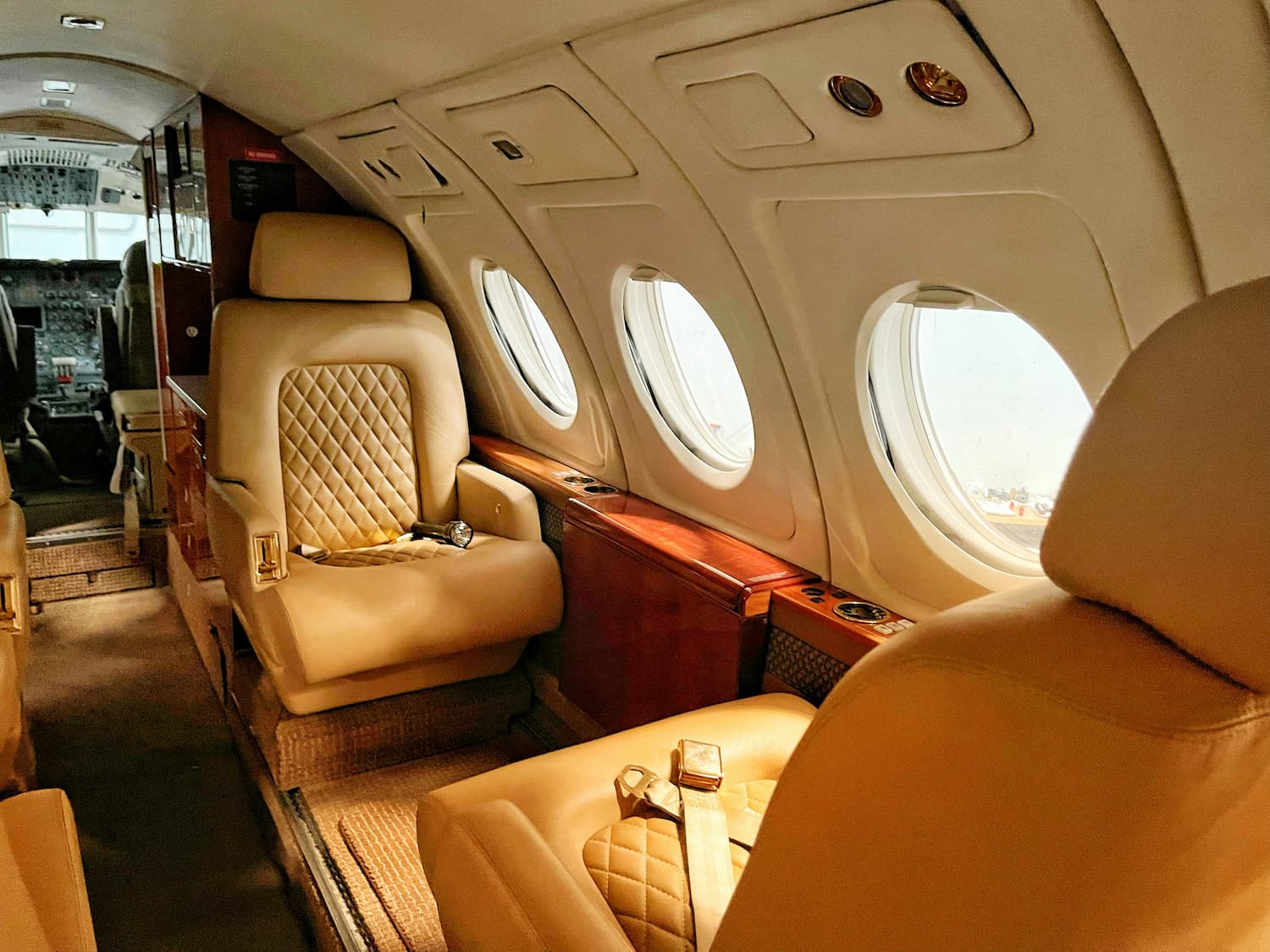 Downgrade Business-class auf Economy - Gabler & Hendel